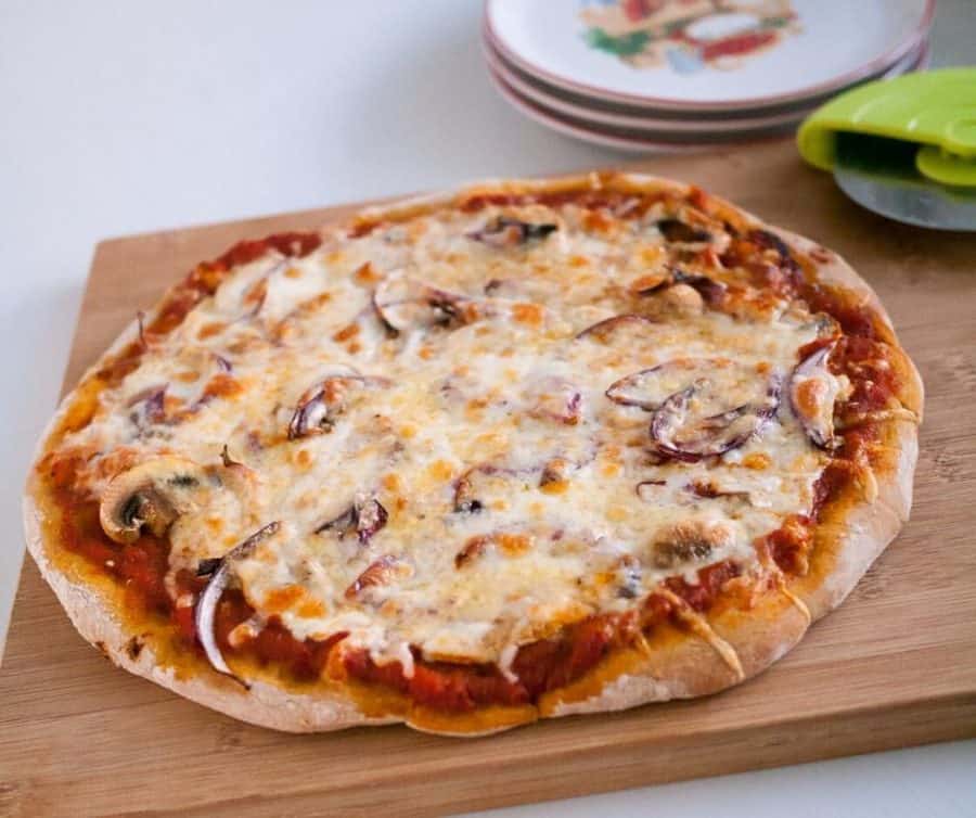 10 Tips For Making Better Homemade Pizza - Veena Azmanov