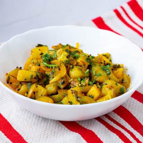 Indian Spiced Potatoes or Bombay Potatoes in 20 Mins - Veena Azmanov ...
