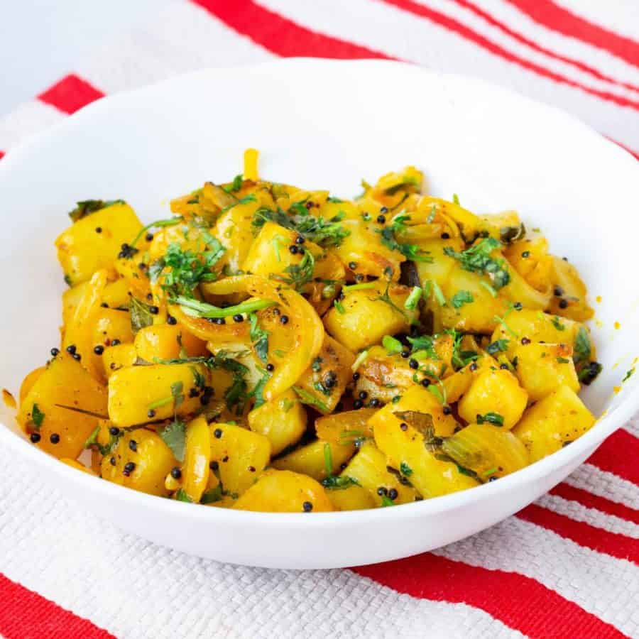 Indian Spiced Potatoes or Bombay Potatoes in 20 Mins - Veena Azmanov ...