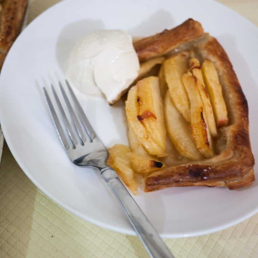 Easy Apple Tart with Puff Pastry: Simple and Convenient - Veena Azmanov ...