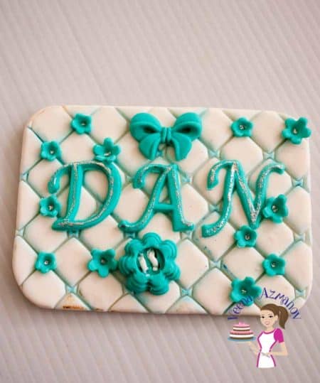 How to Make Creative Plaques and Name Tags for Cakes - Veena Azmanov ...