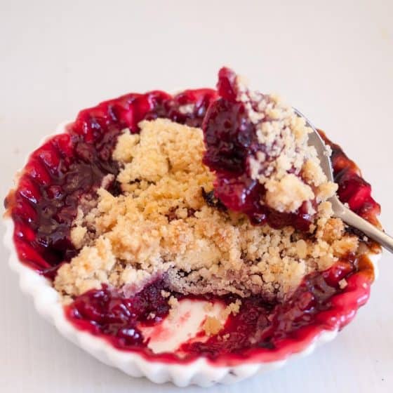 Delicious Raspberry Crumble: A Perfect Summer Dessert - Veena Azmanov ...