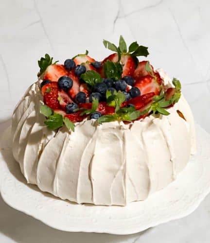 Mastering the Perfect Pavlova: No-fail recipe (Tips and Tricks) - Veena ...