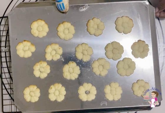 Jam Spritz Cookies – Easy Buttery Cookies with Jam Centers - Veena ...