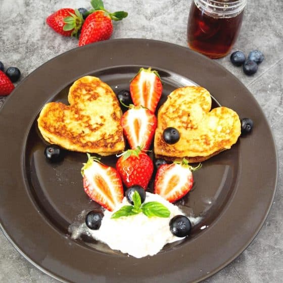Love on a Plate: Heart-Shaped Valentine French Toast - Veena Azmanov ...