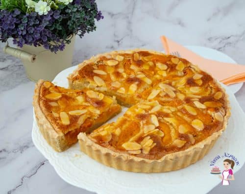 What is Frangipani? A Guide to the Sweet Almond Cream - Veena Azmanov ...