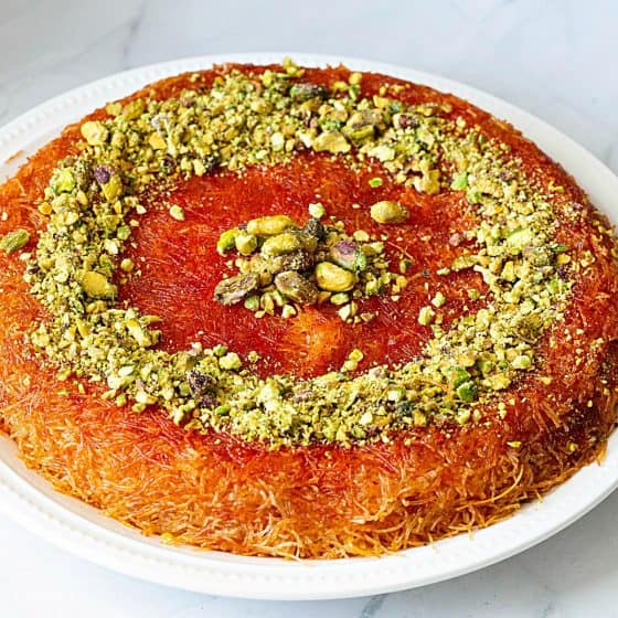 Dubai Strawberry Cups – Crispy Kataifi, Pistachio Cream & Chocolate ...