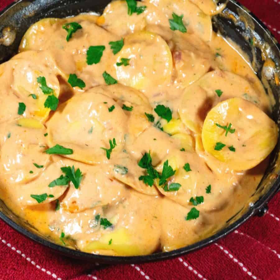 Ravioli Sauce - Pink Sauce with Ravioli Pasta (30 Mins) - Veena Azmanov ...