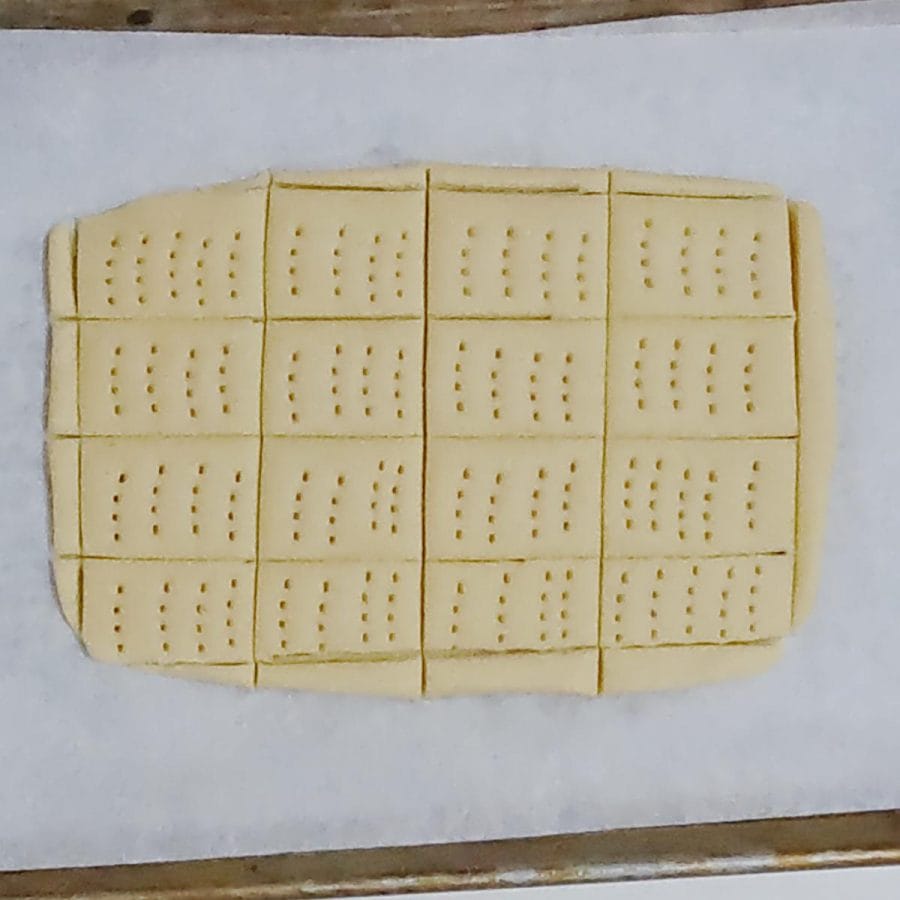 Melt-In-Your-Mouth Scottish Shortbread Recipe (4 Simple Ingredients ...