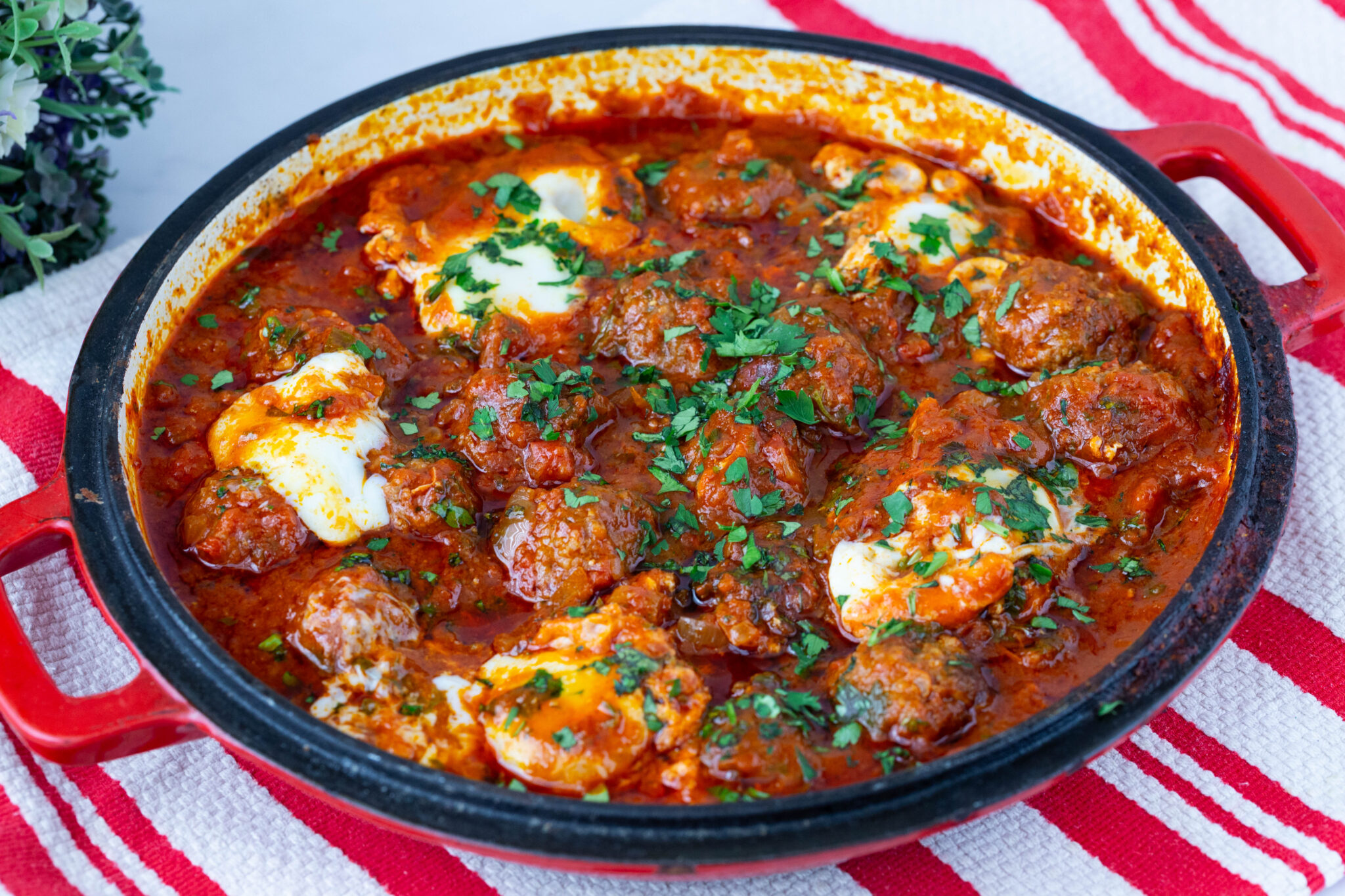 Authentic Moroccan Kefta Tagine (Beef & Lamb Meatballs with Eggs ...